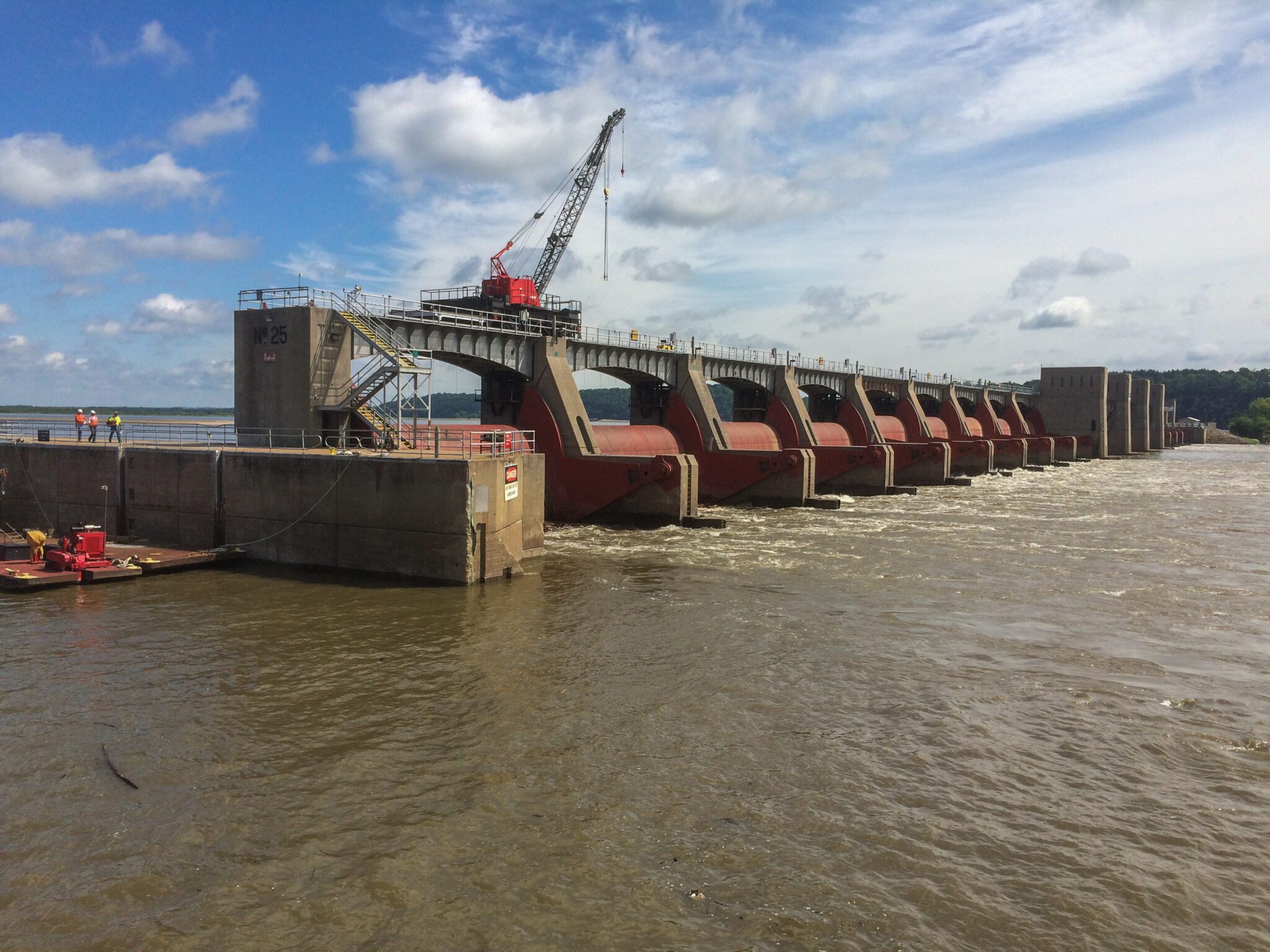 Lock & Dam 25 – Dam Gates and Service Bridge Painting and Repair | Alberici