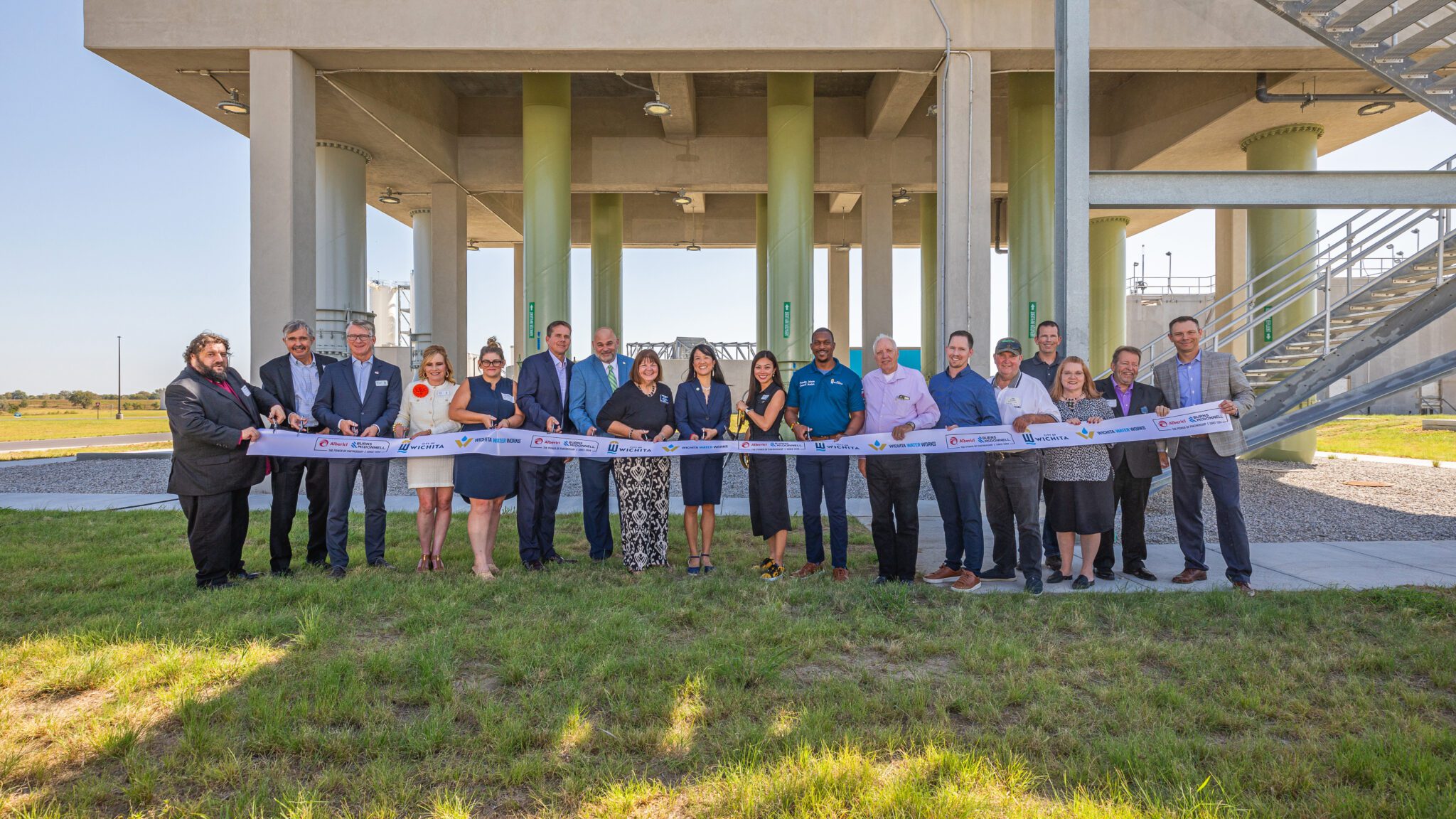 Corte de cinta del proyecto Wichita Water, una depuradora que servirá a ...
